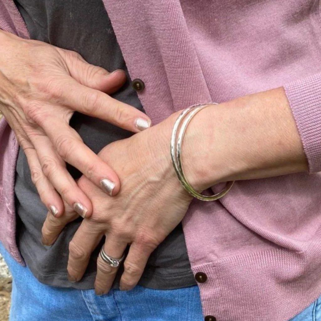 STERLING SILVER DOUBLE HAMMERED BANGLE – W. Carter and Son